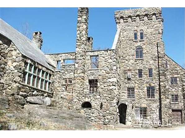 1927 Elda Castle, Ossining, NY - Old House Dreams