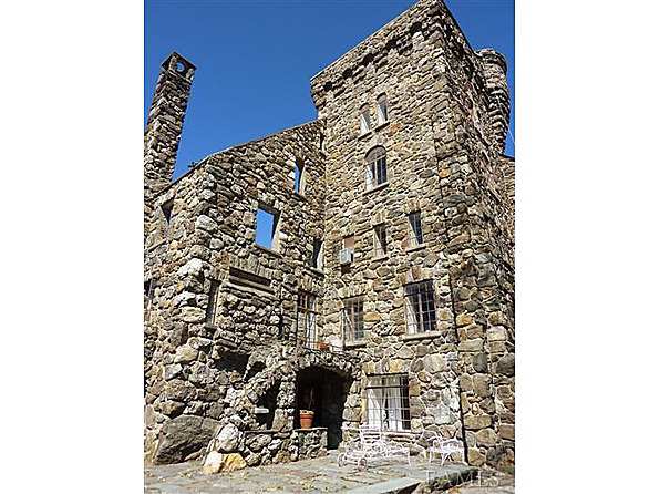 1927 Elda Castle, Ossining, NY - Old House Dreams