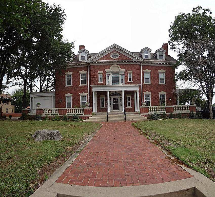 1915 Colonial Revival - Waco, TX - Old House Dreams