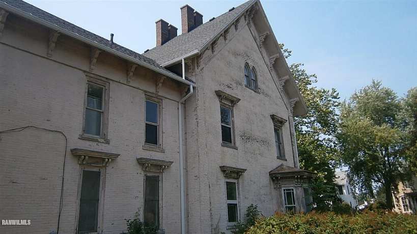 1868 in Lanark, IL - Old House Dreams