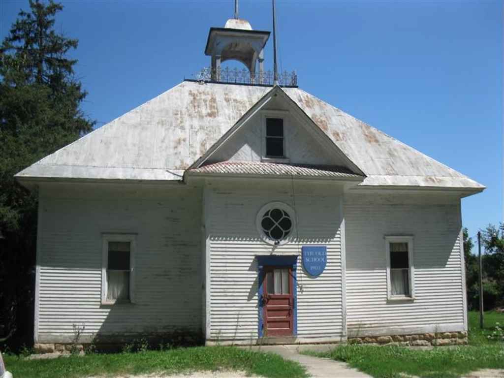 1903 School - St. Olaf, IA - Old House Dreams