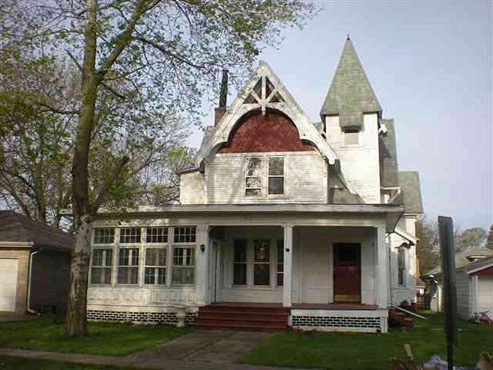 1898 Stick Victorian - Milledgeville, IL (Palliser) - Old House Dreams
