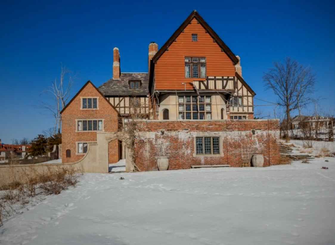 1927 Tudor Revival - Springfield, MA - Old House Dreams