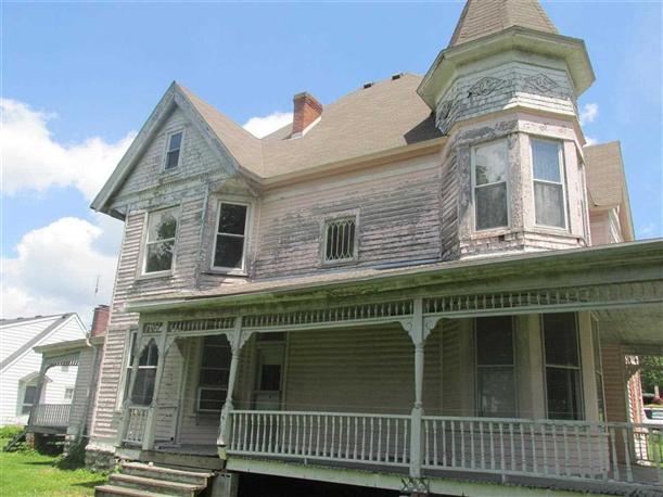 1896 Queen Anne - Springfield, KY (George F. Barber) - Old House Dreams