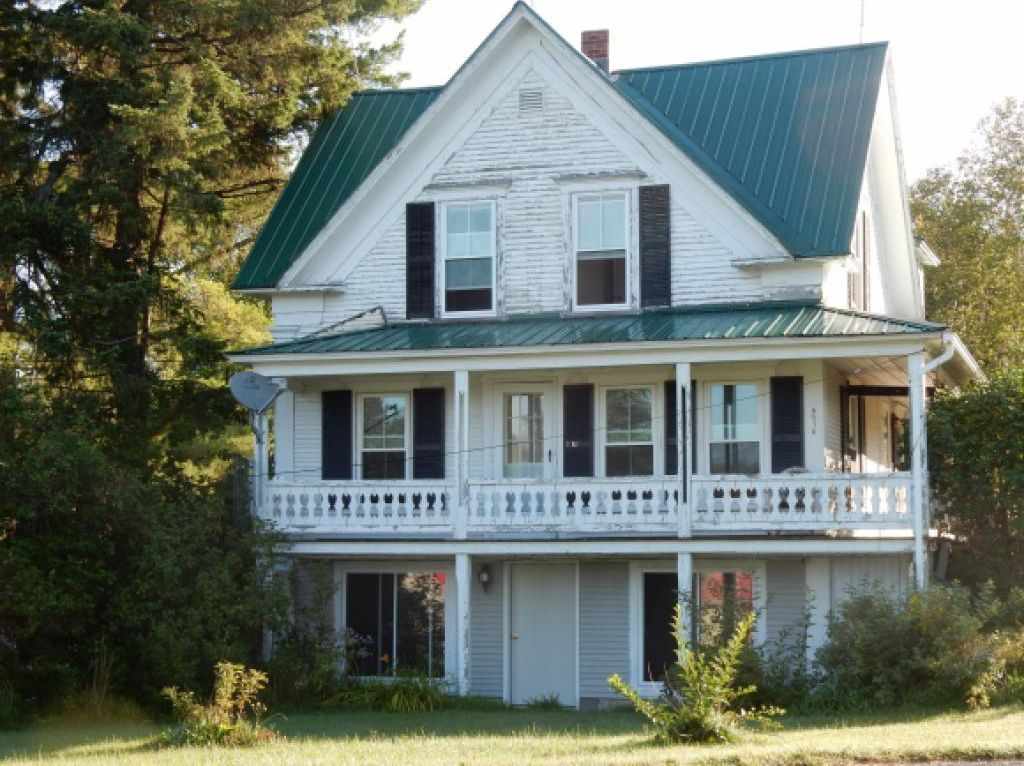 c. 1840 - Morgan, VT - Old House Dreams