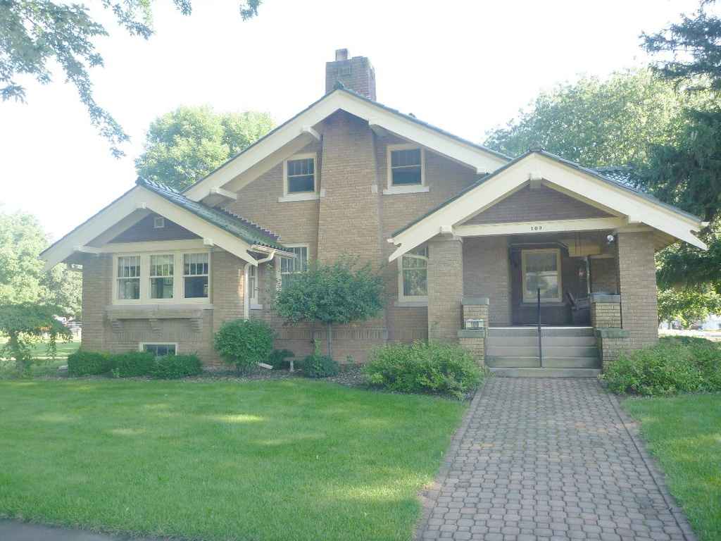 1930 Craftsman - Oneida, IL - Old House Dreams