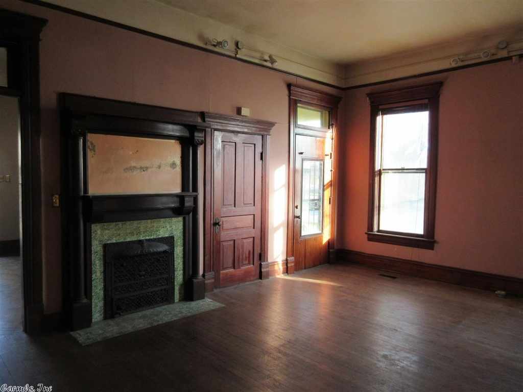 c. 1890 Queen Anne - Little Rock, AR - Old House Dreams
