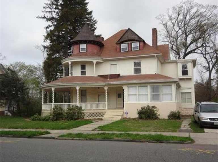 1888 Queen Anne - Springfield, MA - Old House Dreams