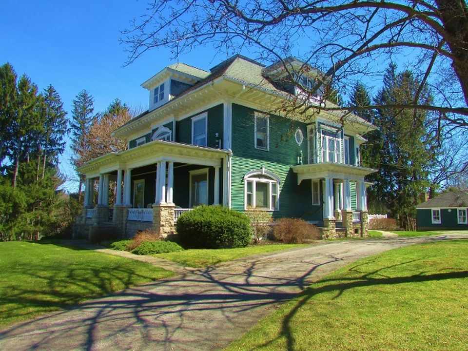 c. 1900 Colonial Revival - Paris, NY - Old House Dreams