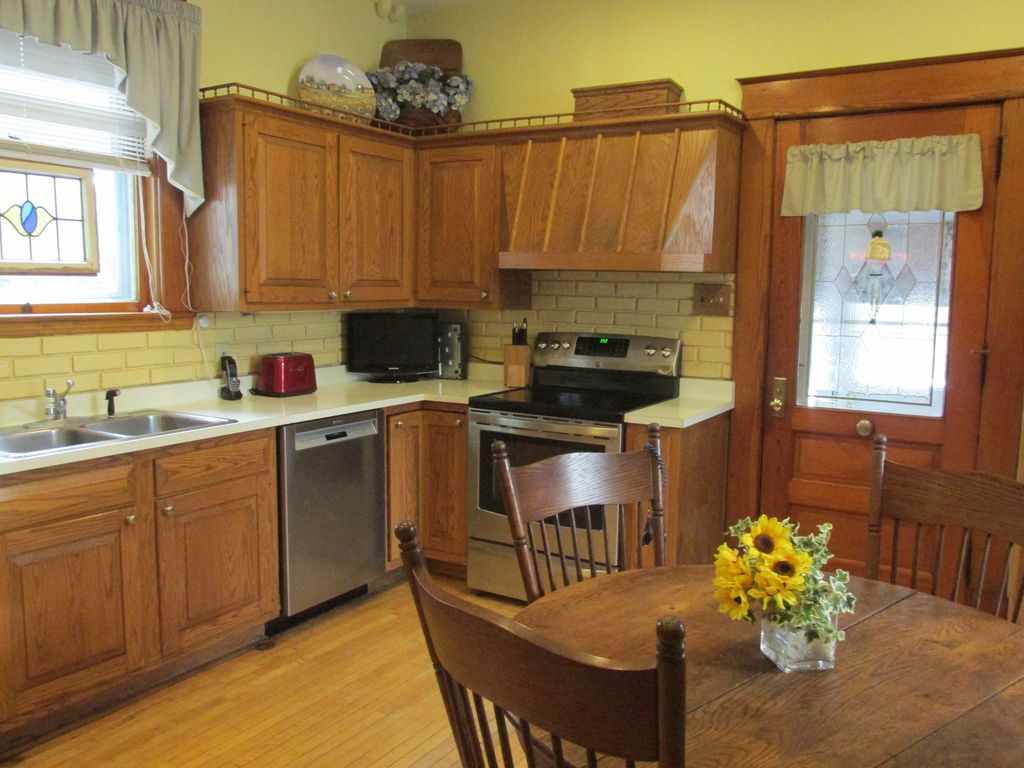 c. 1900 Colonial Revival - Paris, NY - Old House Dreams