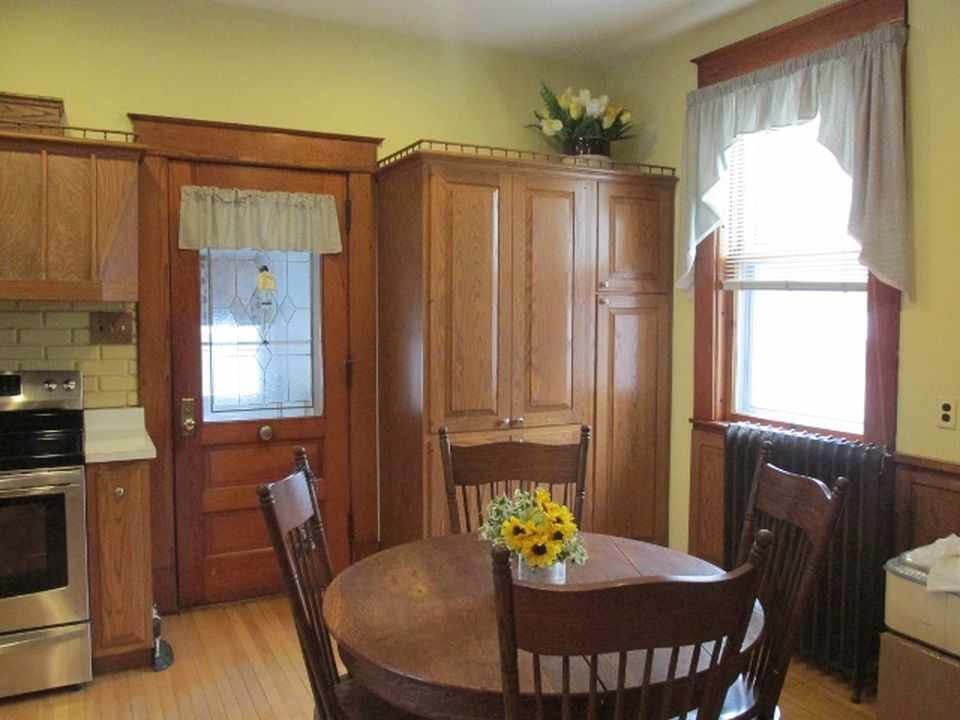 c. 1900 Colonial Revival - Paris, NY - Old House Dreams