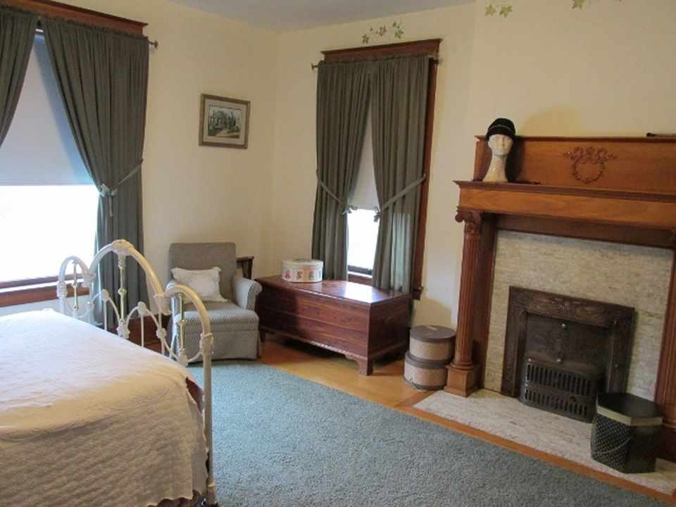 c. 1900 Colonial Revival - Paris, NY - Old House Dreams