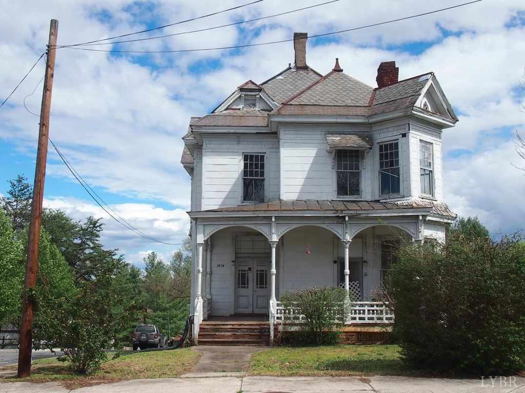 1892 Queen Anne - Lynchburg, VA - Old House Dreams