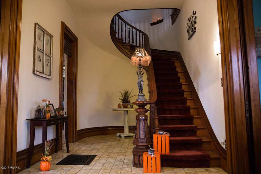 Italianate Architecture Interior