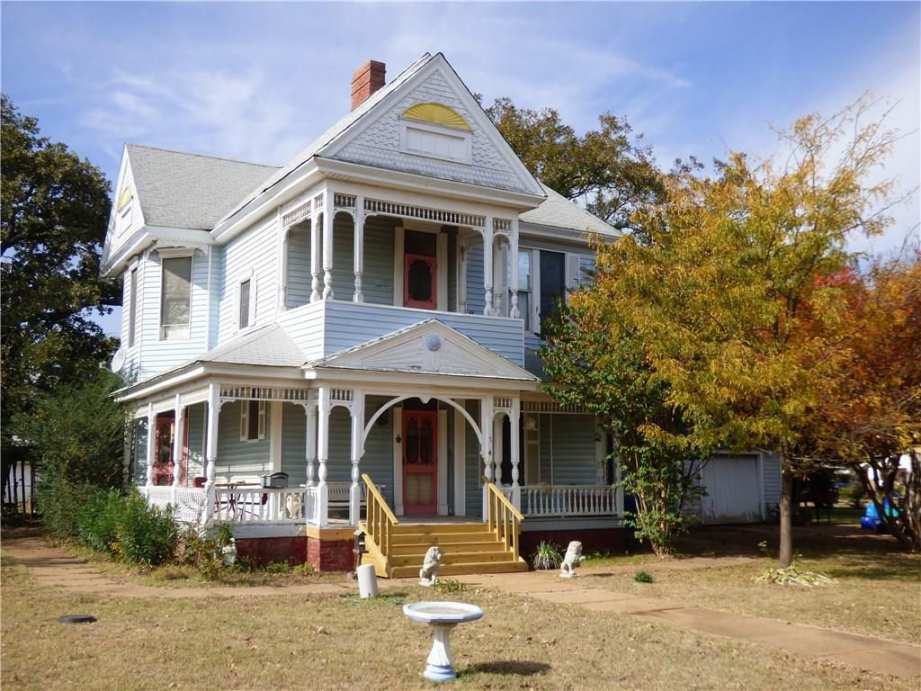 1882 Queen Anne - Cisco, TX - Old House Dreams