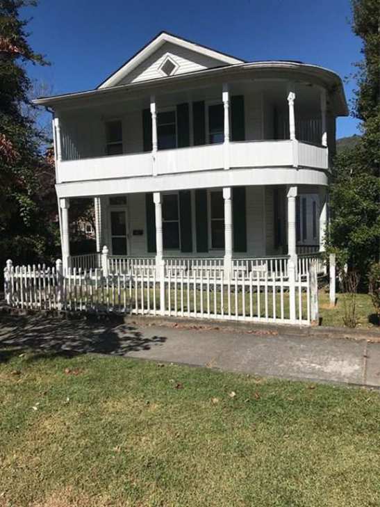 Hinton, WV - Old House Dreams