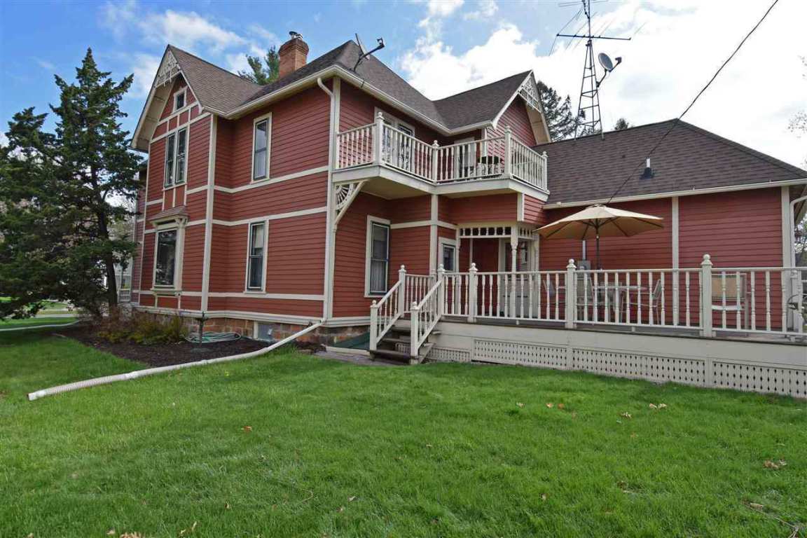 1891 Queen Anne - Reedsburg, WI - Old House Dreams