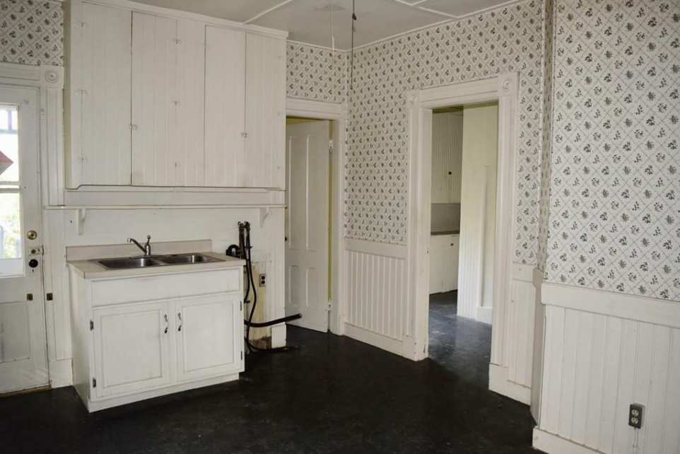 1890 Queen Anne - Springfield, MA - Old House Dreams