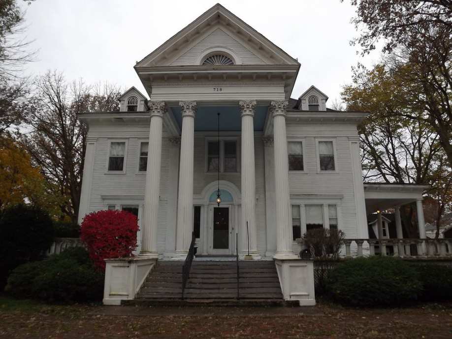 1903 Classical Revival - Watseka, IL - Old House Dreams