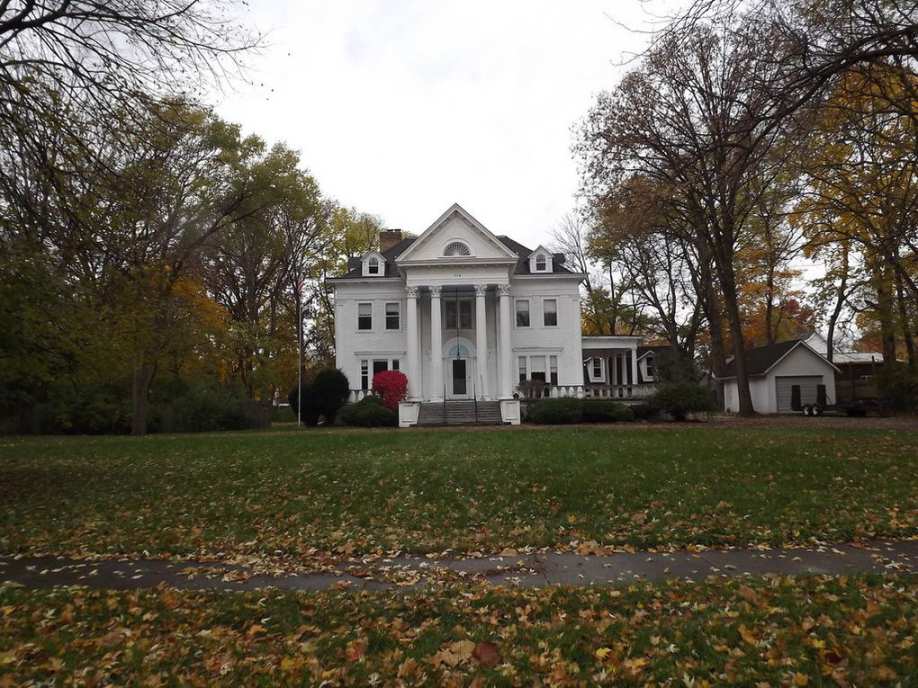 1903 Classical Revival - Watseka, IL - Old House Dreams