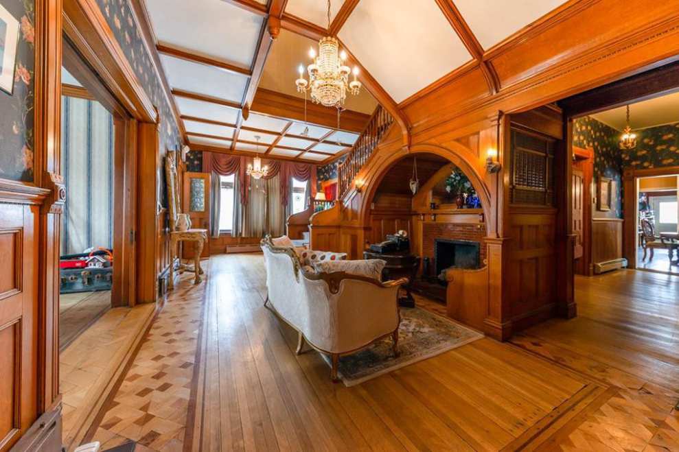 1895 - Plattsburgh, NY - Old House Dreams