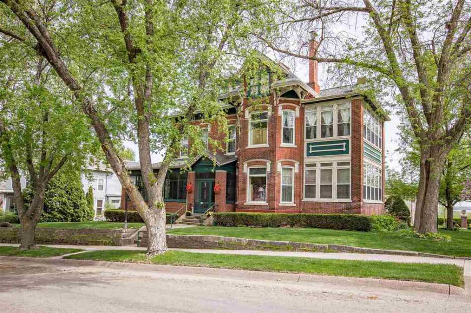 1885 - Muscatine, IA - Old House Dreams