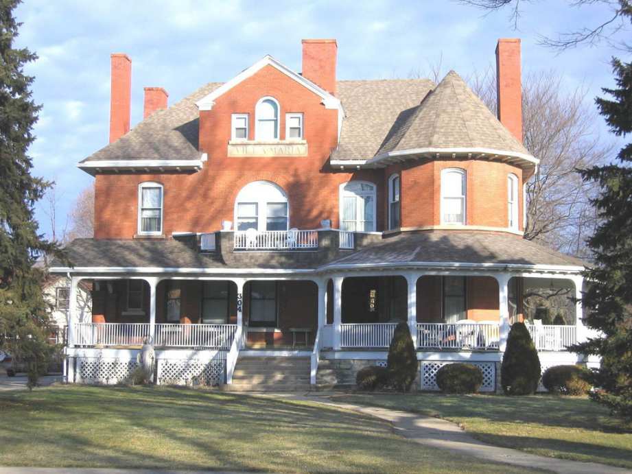 1892 - Momence, IL - Old House Dreams