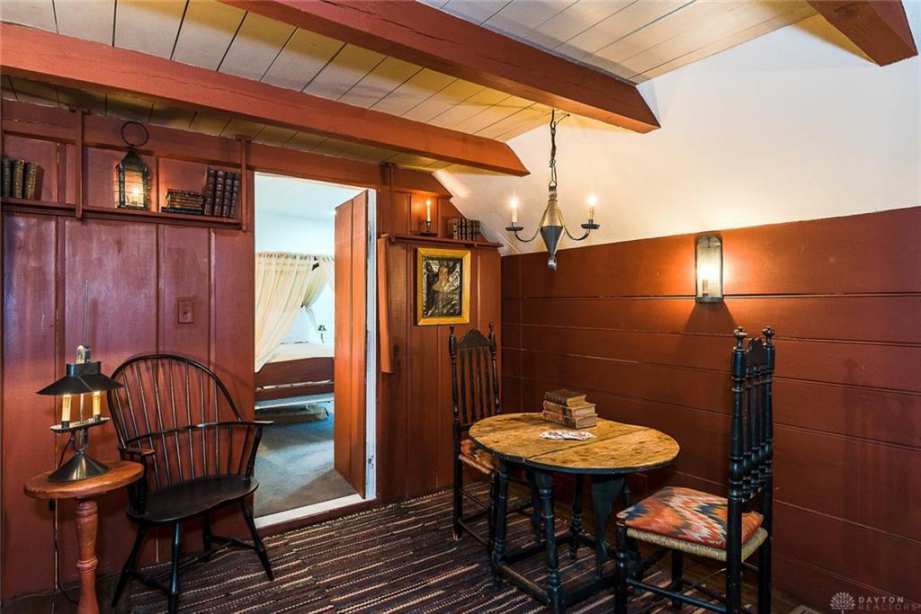 1970 New Traditional - Dayton, OH - Old House Dreams