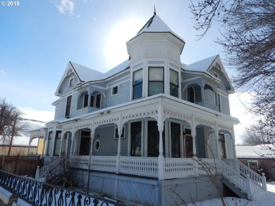 1902 Queen Anne - Ione, OR - Old House Dreams