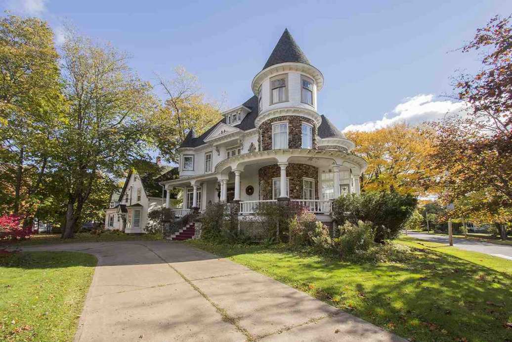 1906 - Amherst, Nova Scotia - Old House Dreams
