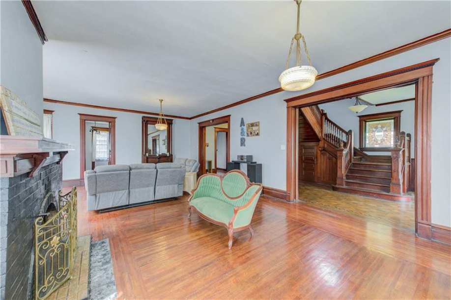 1890 - Frankfort, IN (George F. Barber) - Old House Dreams