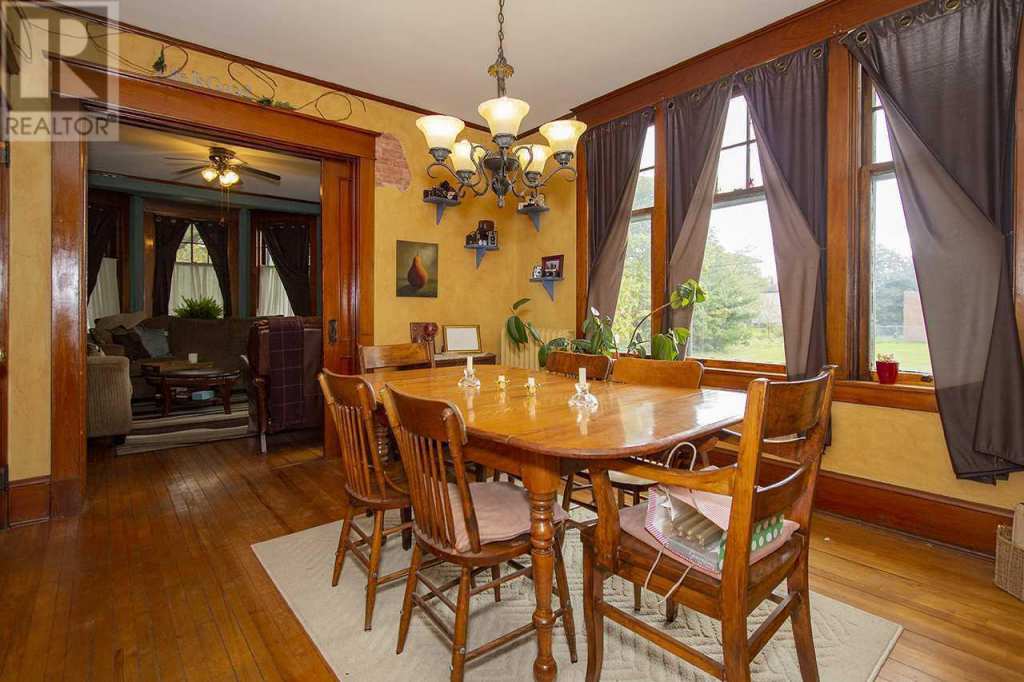 1913 - Amherst, Nova Scotia - Old House Dreams