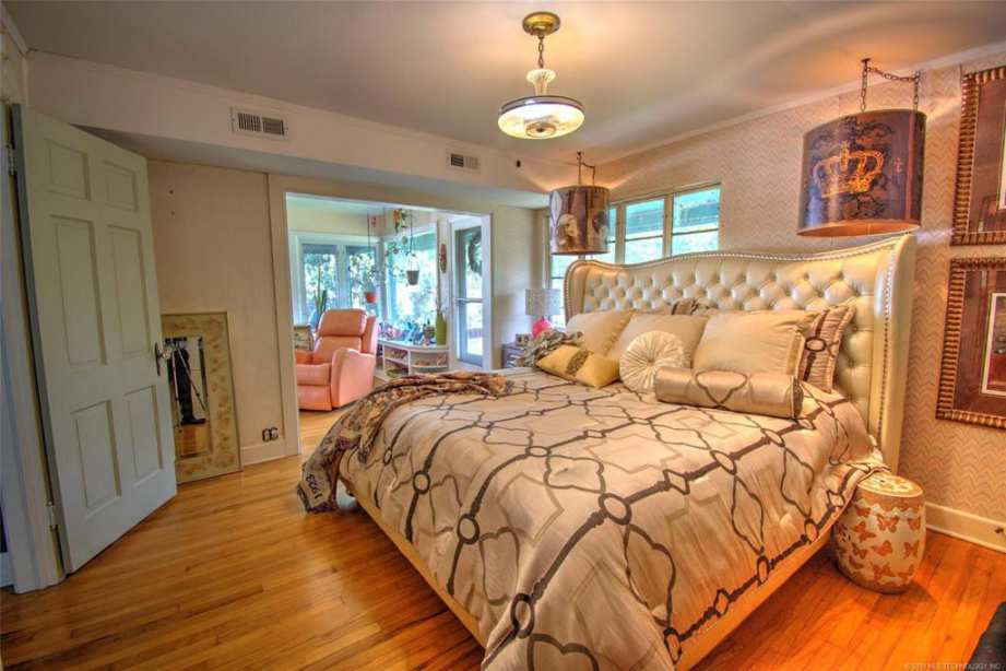 1935 Modernistic - Muskogee, OK - Old House Dreams