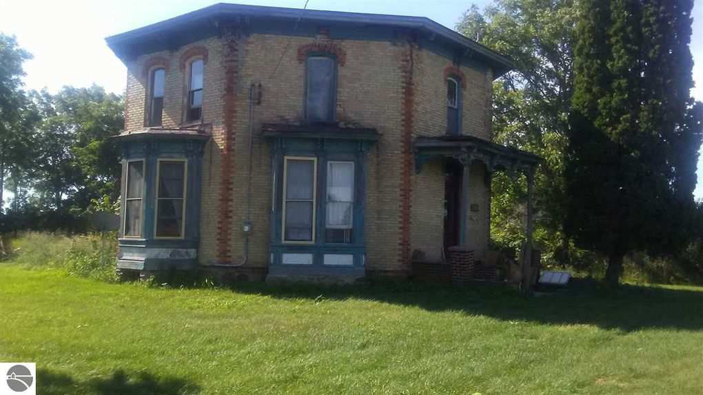 1876 Octagon - Elwell, MI - Old House Dreams