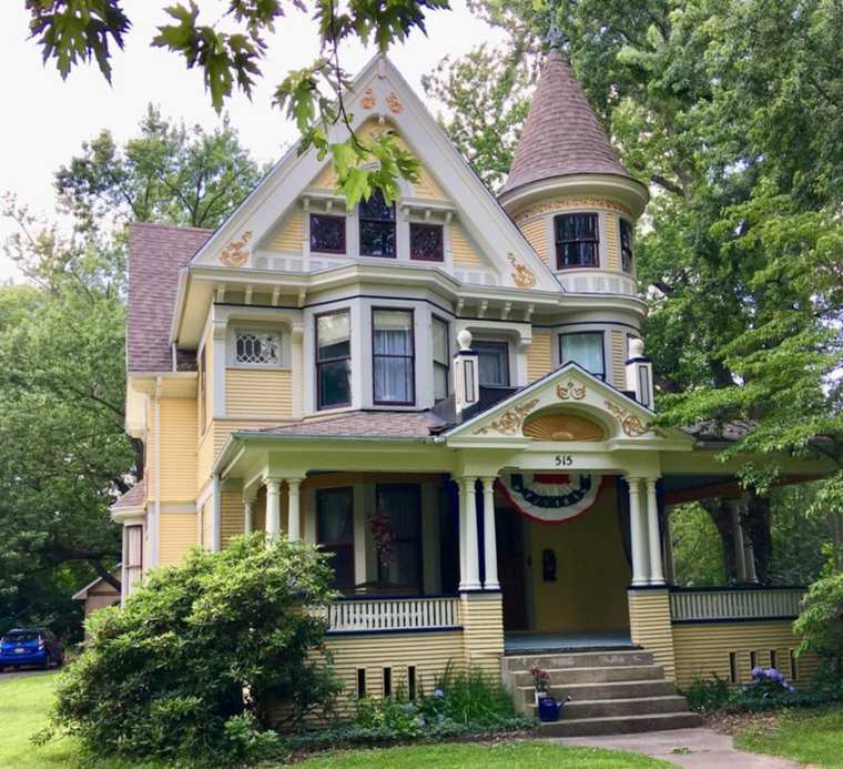 1895 Queen Anne - Watseka, IL - Old House Dreams