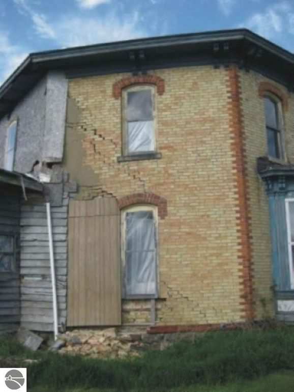1876 Octagon - Elwell, MI - Old House Dreams