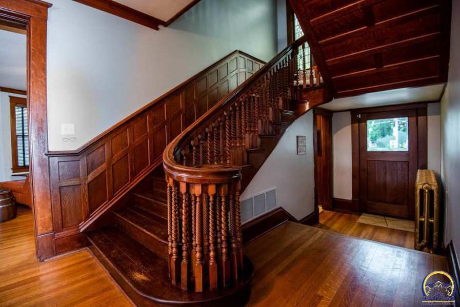 1910 Colonial Revival - Topeka, KS - Old House Dreams