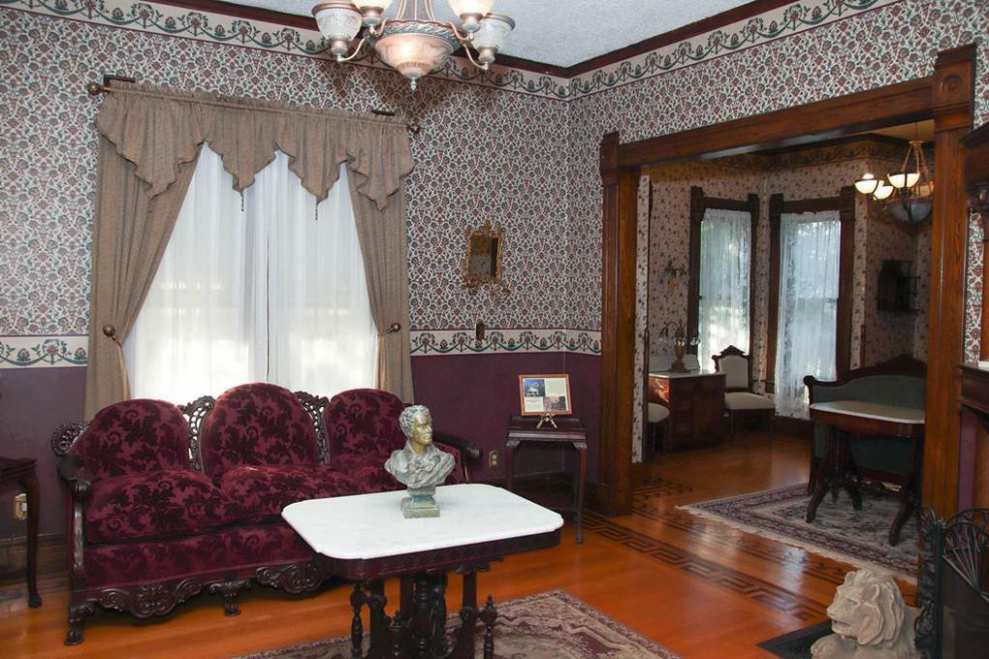 1897 Queen Anne - Springfield, MA - Old House Dreams