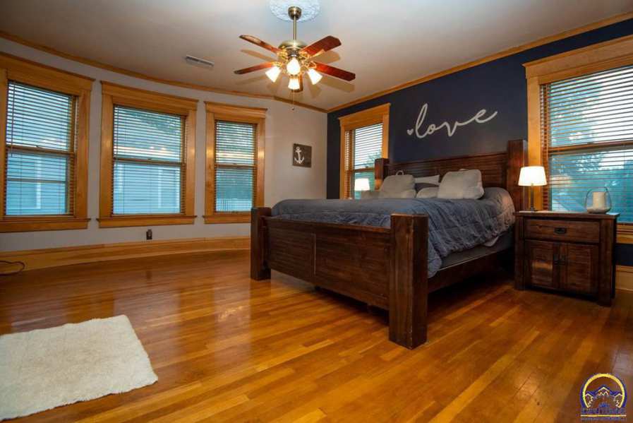 1910 Colonial Revival - Topeka, KS - Old House Dreams