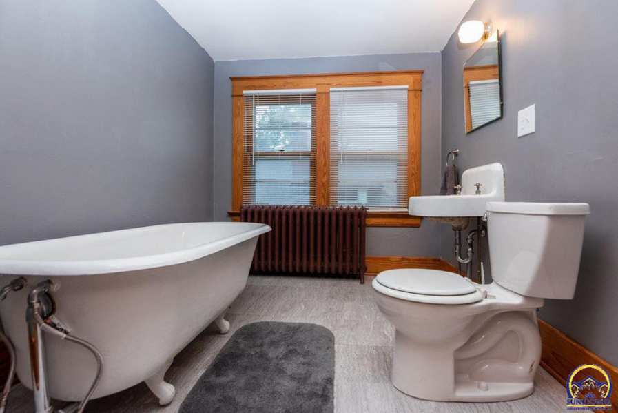 1910 Colonial Revival - Topeka, KS - Old House Dreams