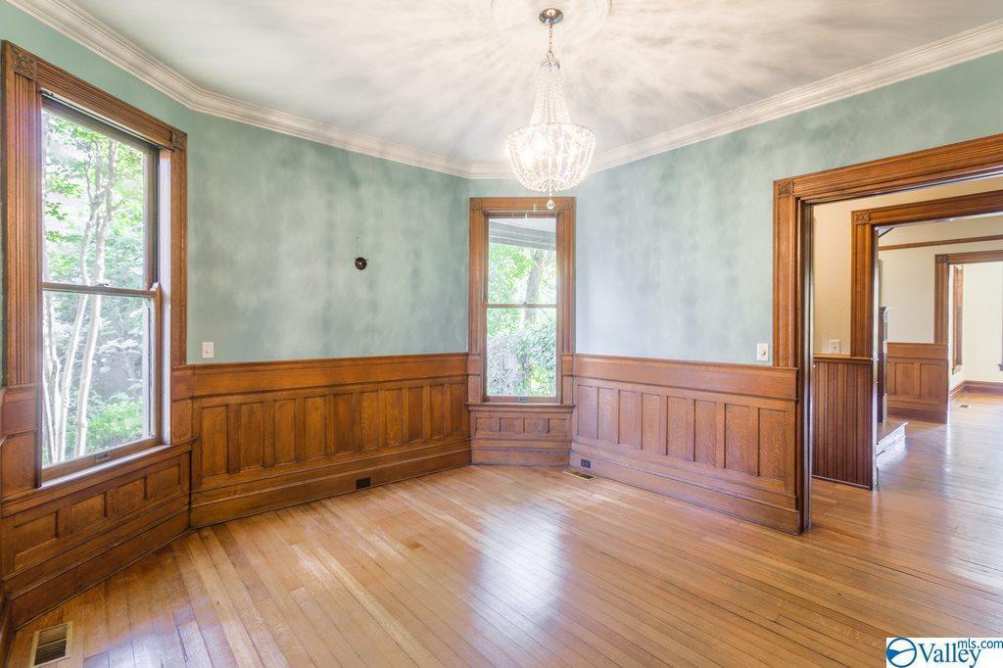 1890 Queen Anne in Decatur, AL - Old House Dreams