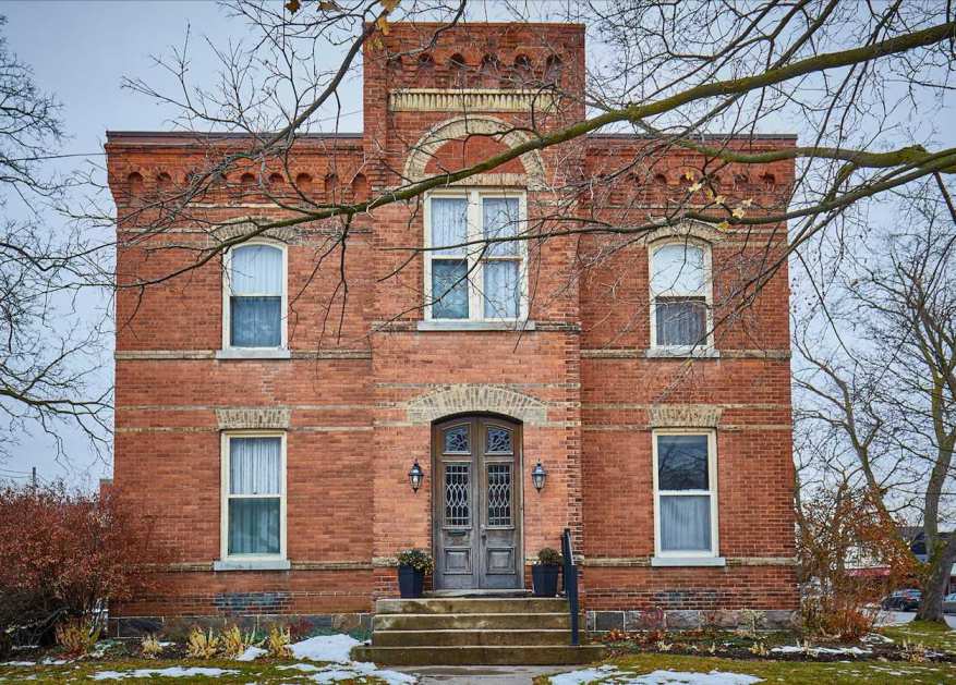 1883 - Whitby, Ontario - Old House Dreams