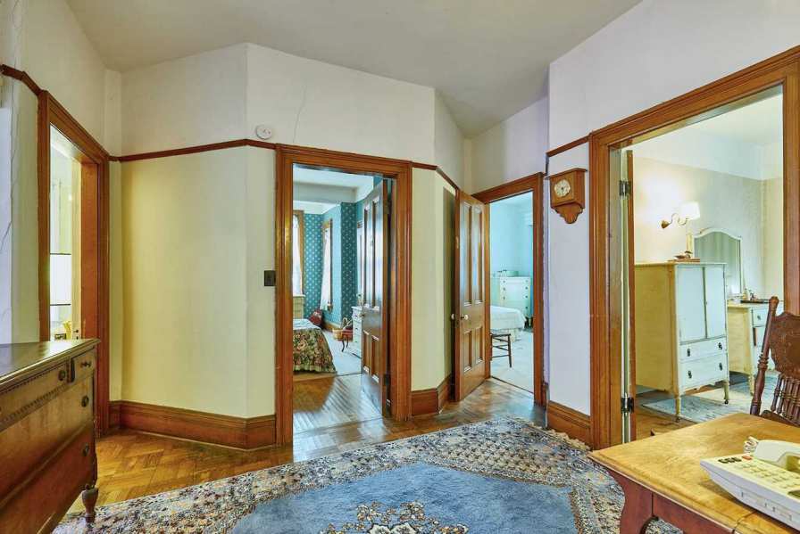 1883 - Whitby, Ontario - Old House Dreams