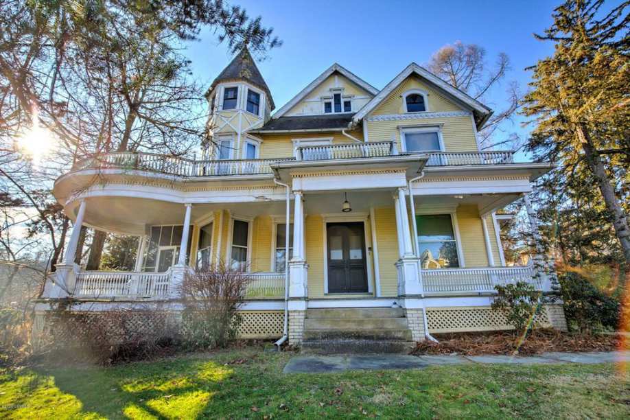 1896 Queen Anne in Sunbury, PA - Old House Dreams