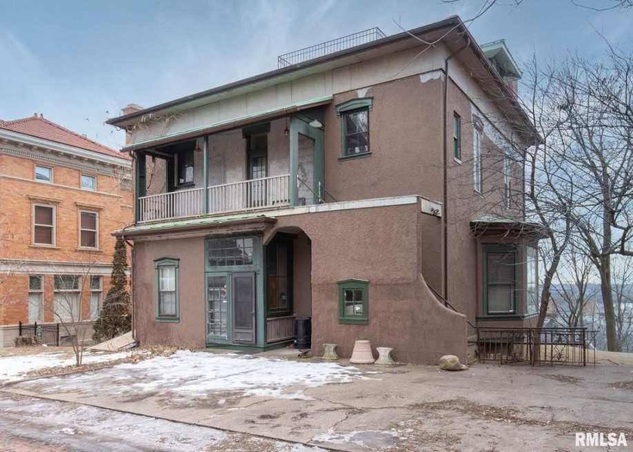 1867 Italianate in Davenport, IA - Old House Dreams