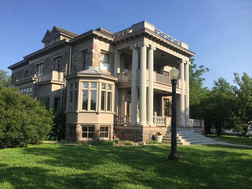 1905 Classical Revival in Pierre, SD - Old House Dreams