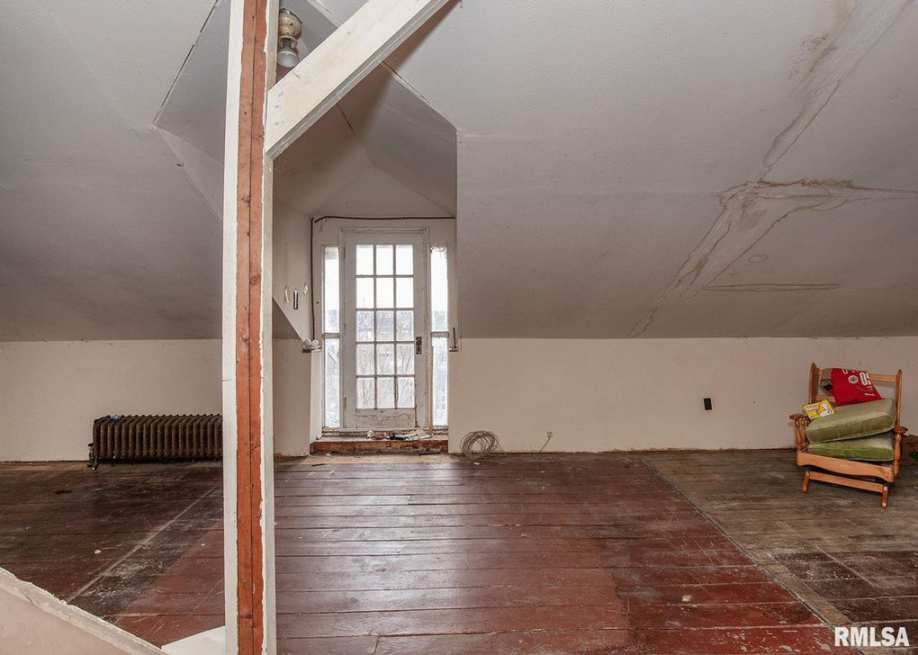 1867 Italianate in Davenport, IA - Old House Dreams