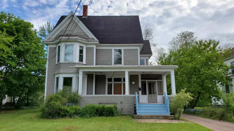 1918 - Amherst, Nova Scotia - Old House Dreams