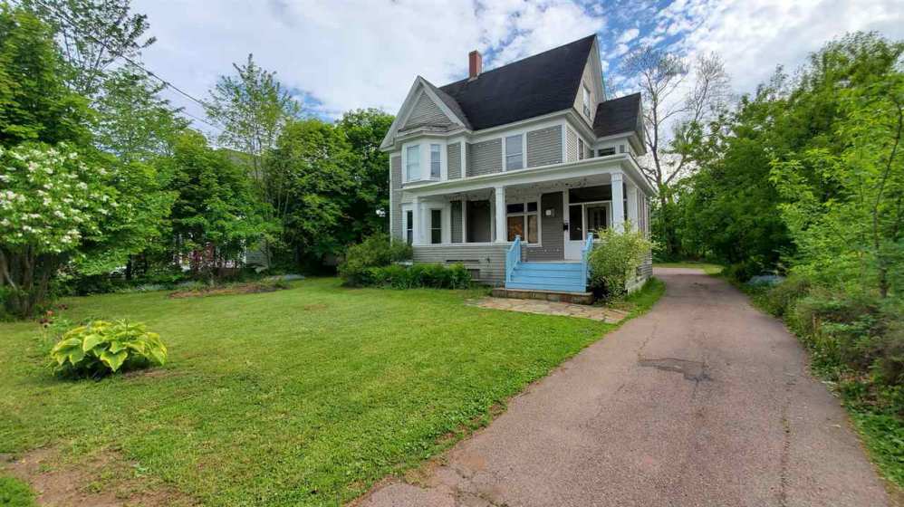 1918 - Amherst, Nova Scotia - Old House Dreams