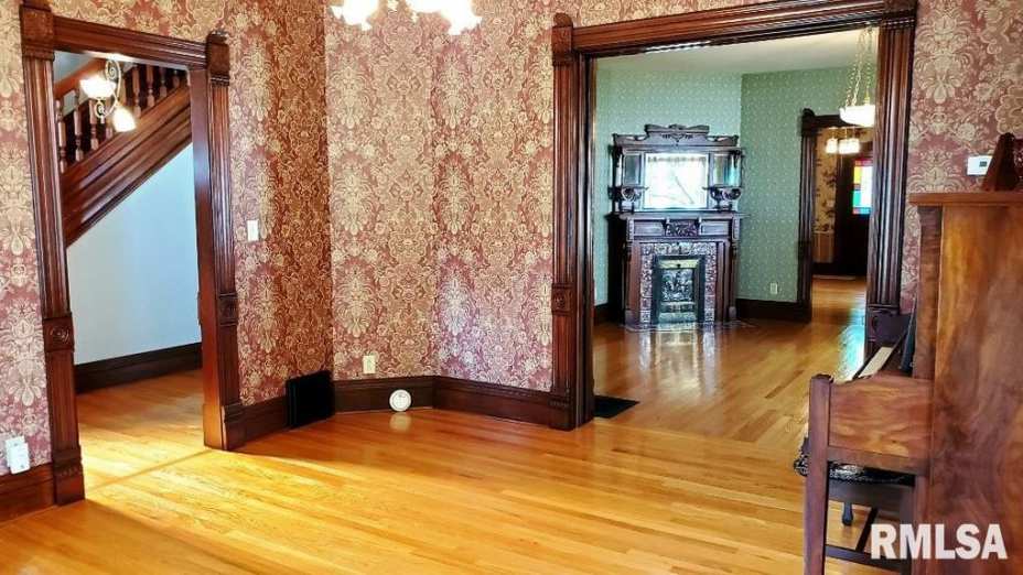 1893 Queen Anne in Canton, IL - Old House Dreams